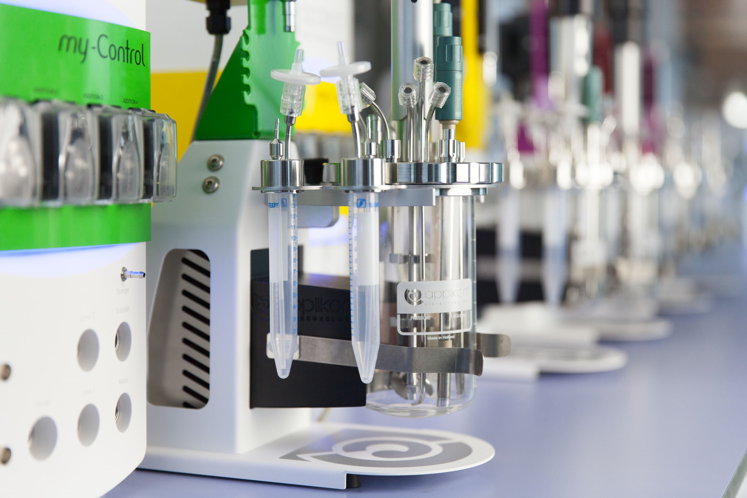 Applikon Biotechnology showing AppliFlex ST and MiniBio at ESACT-UK meeting